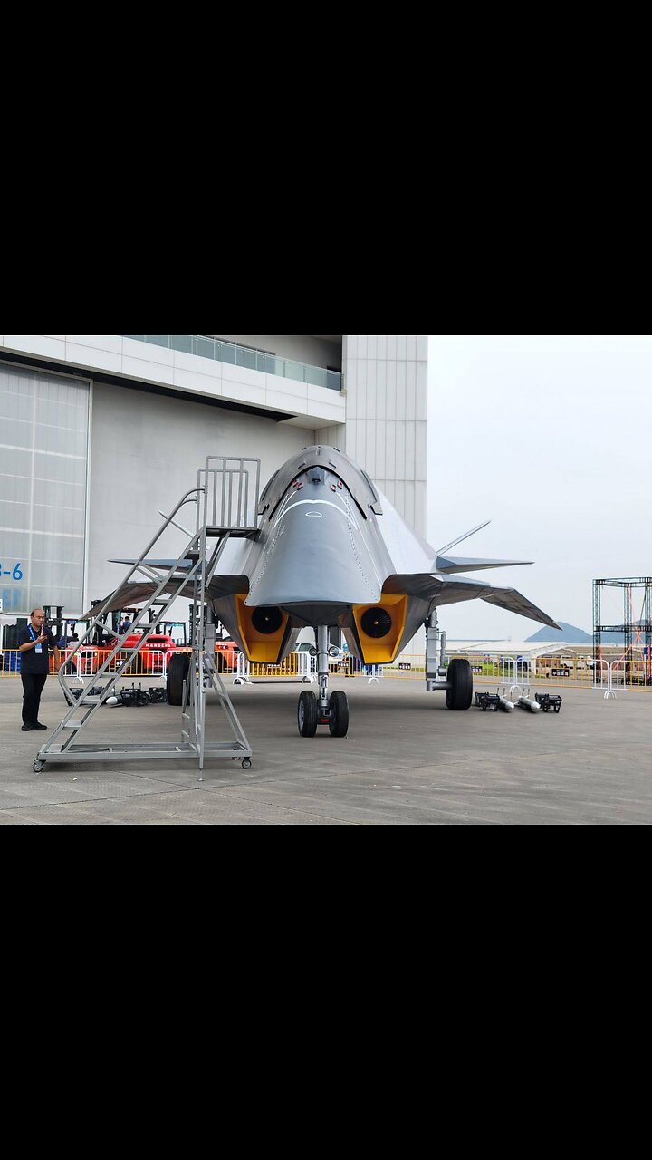 🇨🇳 ️ The 6th generation fighter jet was presented at the exhibition in ...