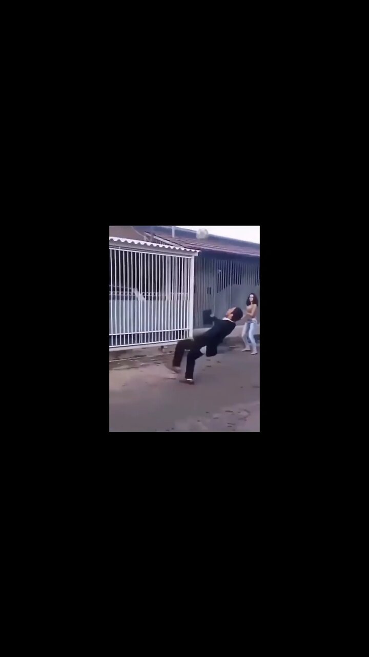 ELE NAO RESISTE A UMA BOLA VEJA O QUE ELE FEZ VOLTANDO DA IGREJA ( MEME ...