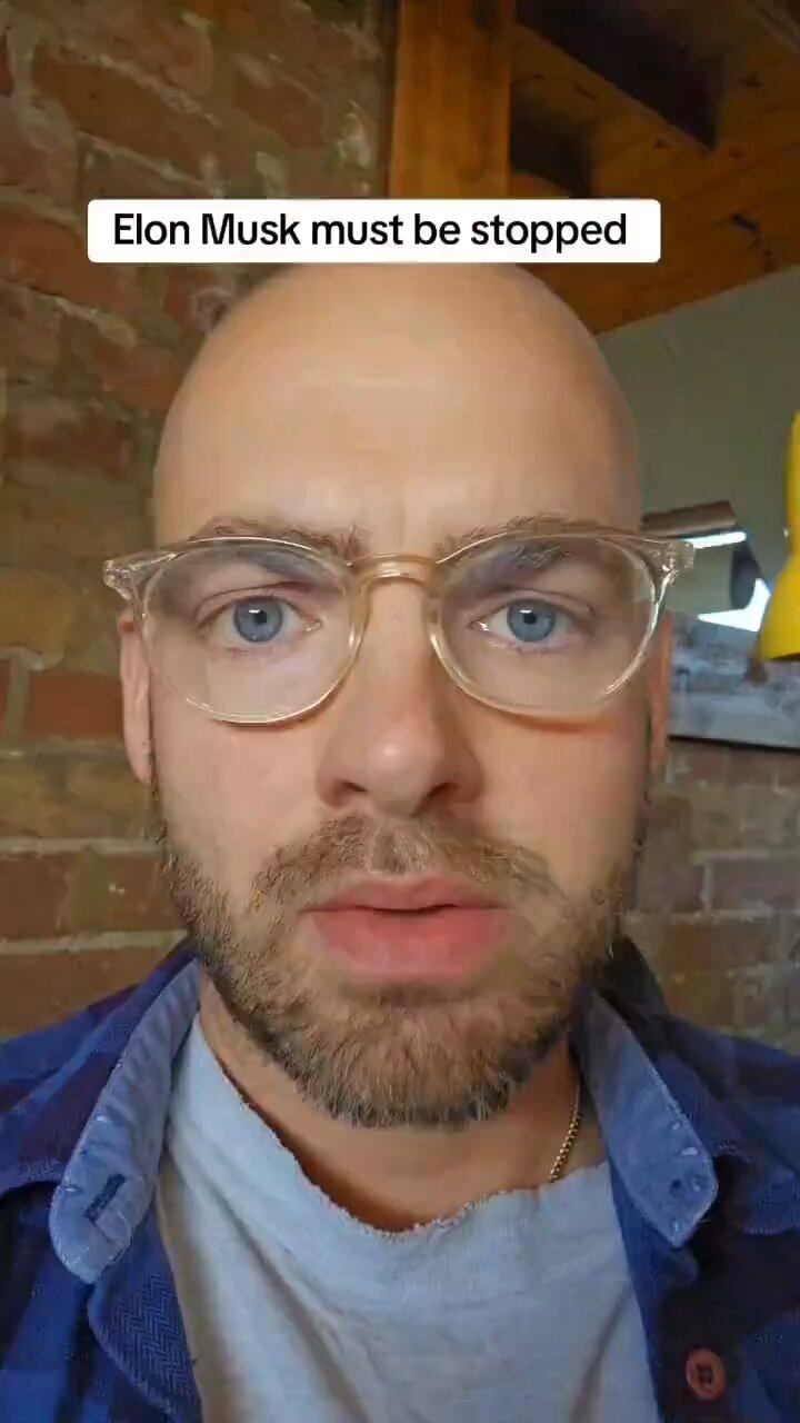 “Elon Musk Must Be Stopped” Woke Fat Leftie Blames Elon Musk For UK Riots