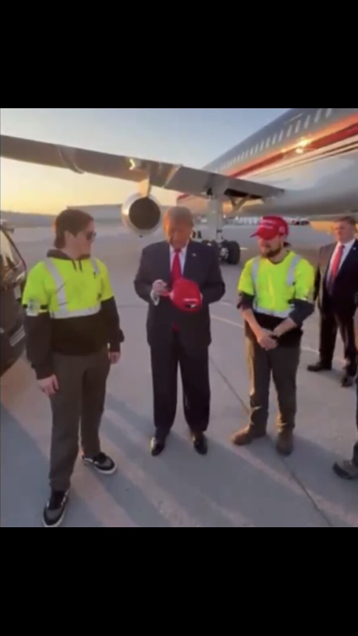 TRUMP ️🇺🇸🥇SIGNS AIRPORT GROUND CREW MAGA HATS👷‍♂️ ️💙🇺🇸🛬⭐️