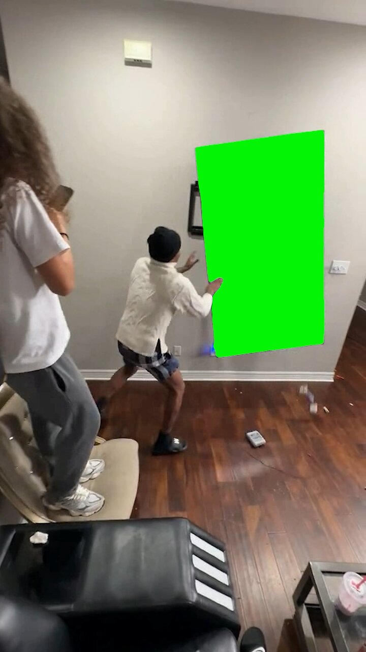 TV Break | Green Screen