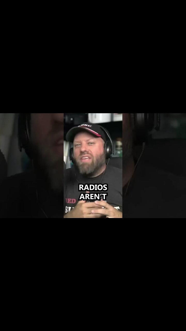 Icom IC-7300 vs Yaesu FTdx-10 - HF Ham Radio Comparison