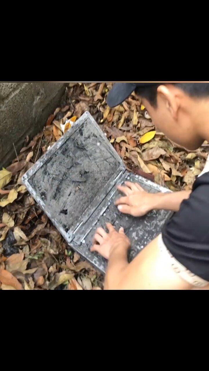 Restoration a discarded 15 year old DELL laptop - Recycle and restore ...