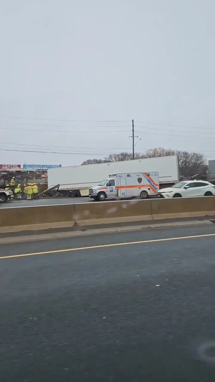 Truck Accident On Highway 401 Whitby