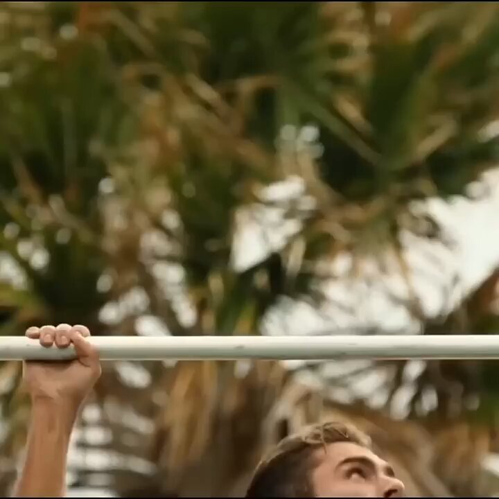 zac Efron ripped body 👁️💪