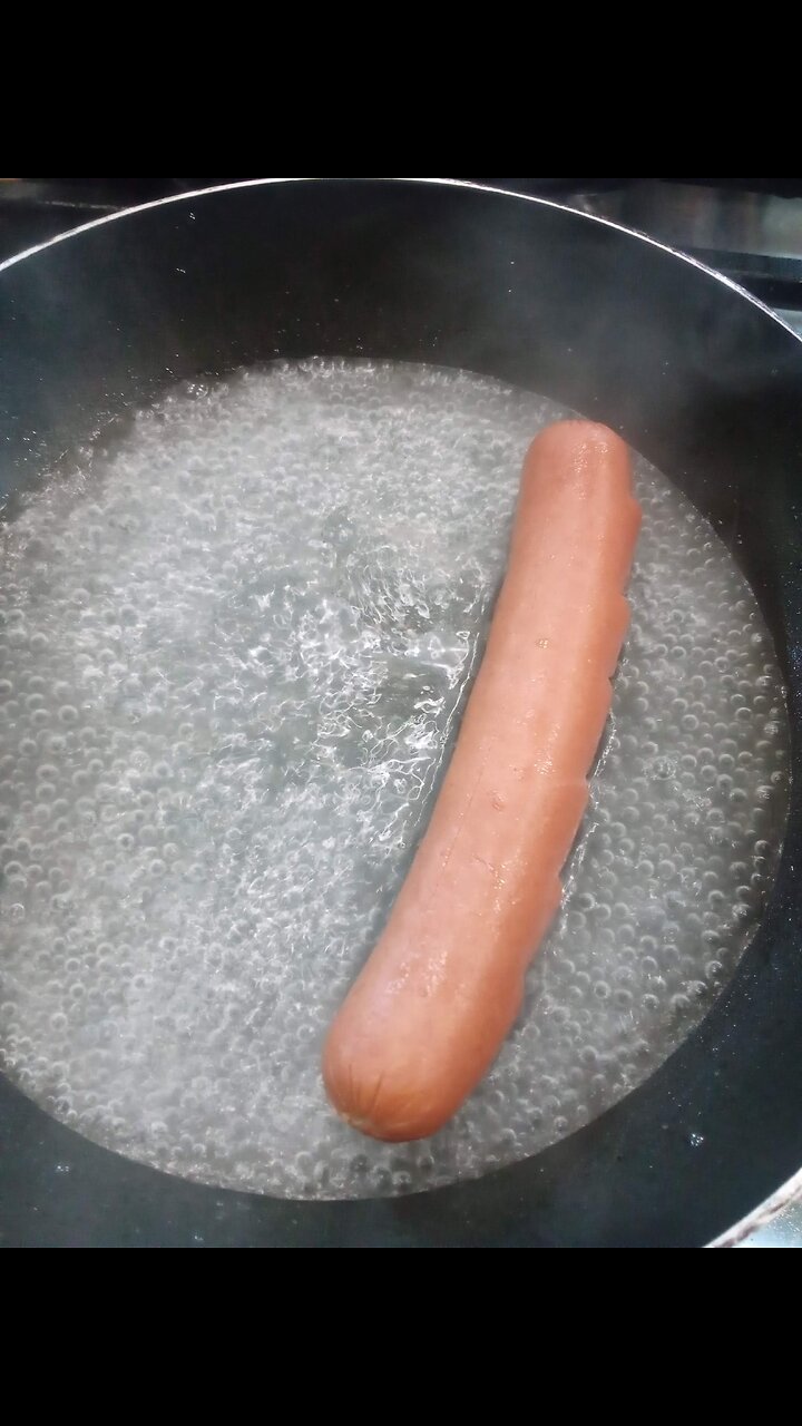How to - skillet boiling a hot dog | Making Food Up