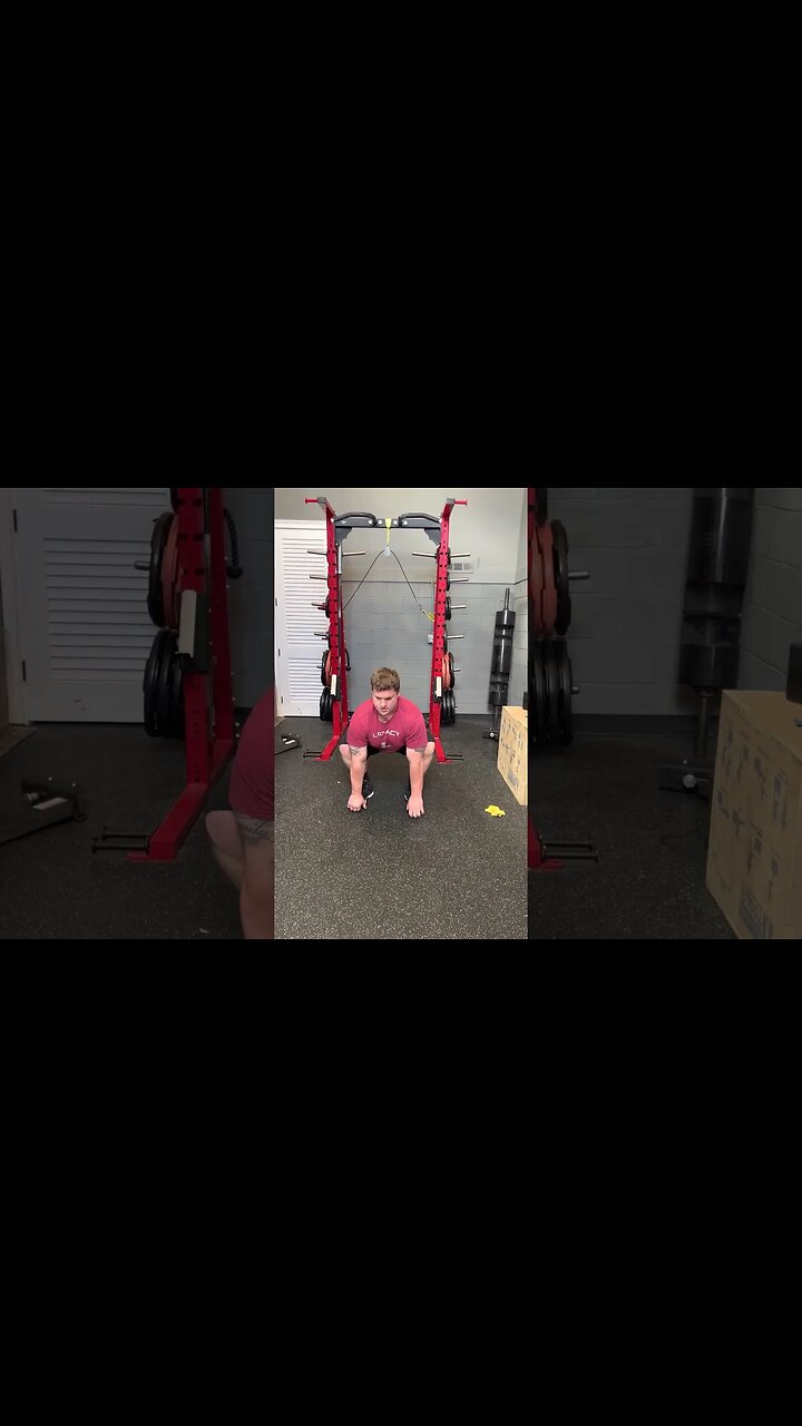 How to Perform a Toe Touch to Squat Stretch | Tigerfitness
