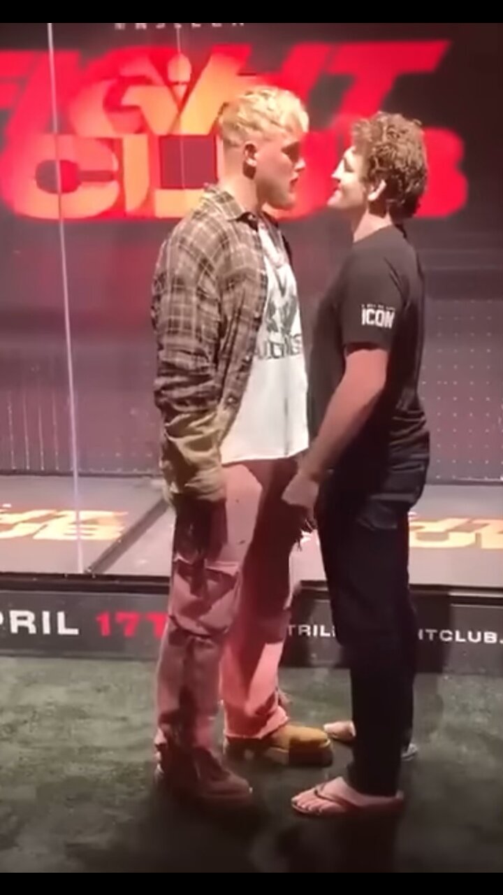 Jake Paul punches Ben Askren!!!