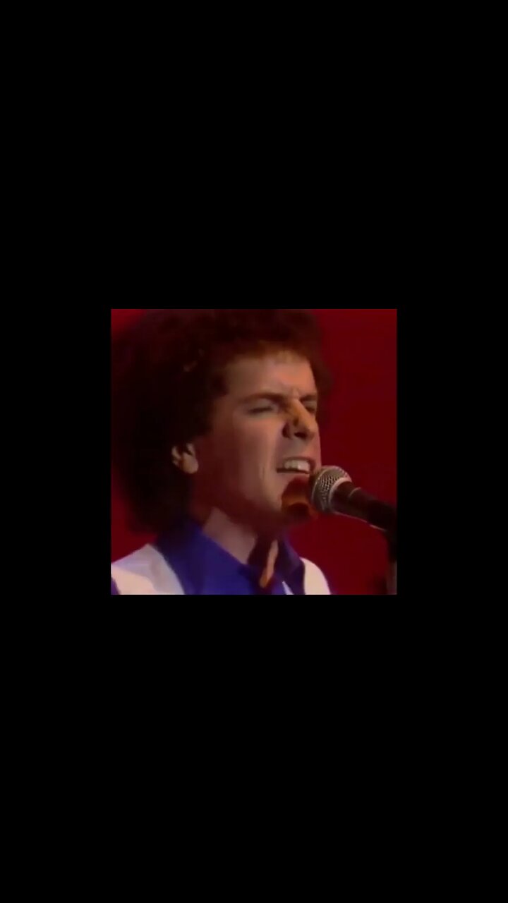 Leo Sayer - You Make Me Feel Like Dancing - 1976