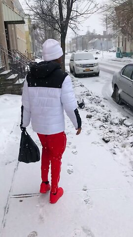 POV: it’s your first time seeing snow ️