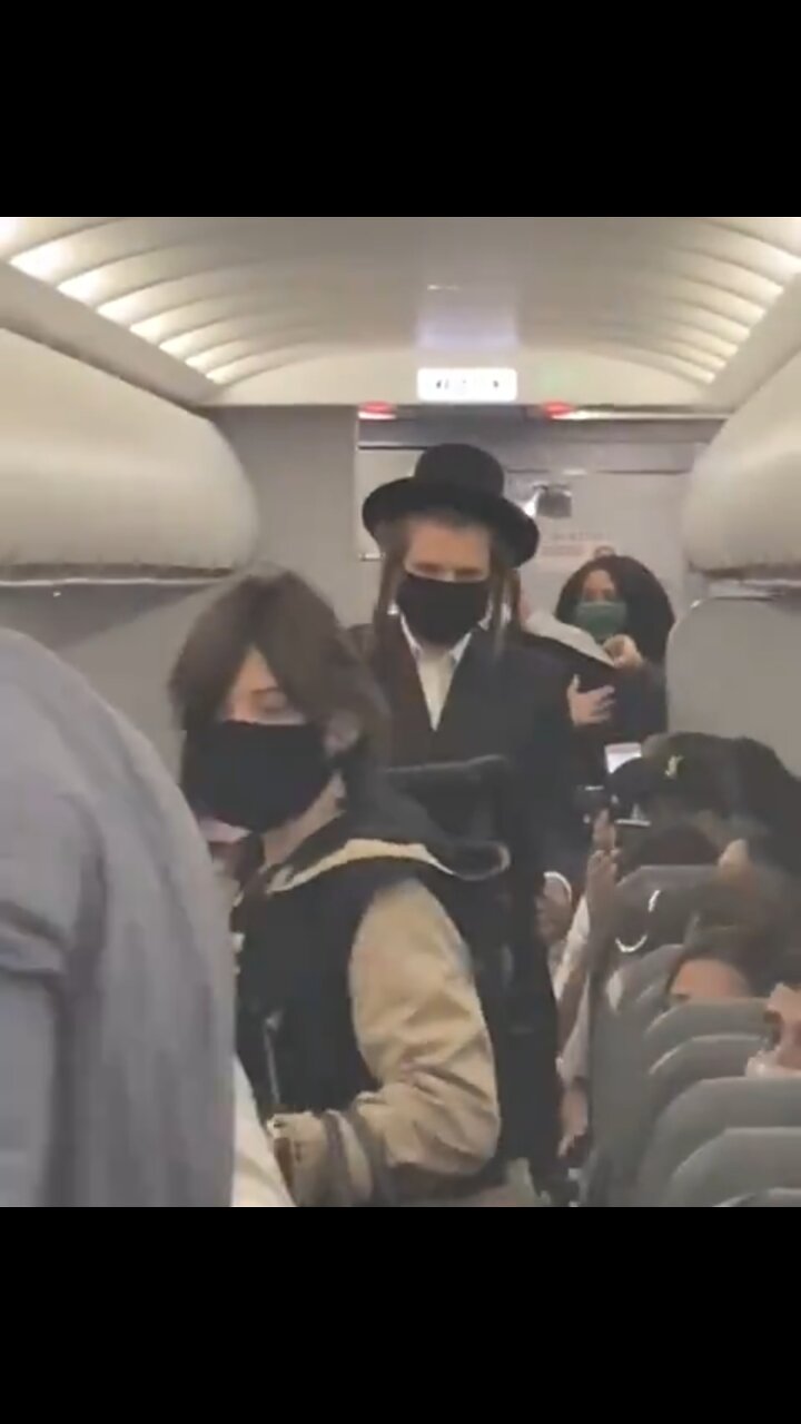 Hasidic Jewish Family Kicked Off Flight Allegedly Over Maskless Baby