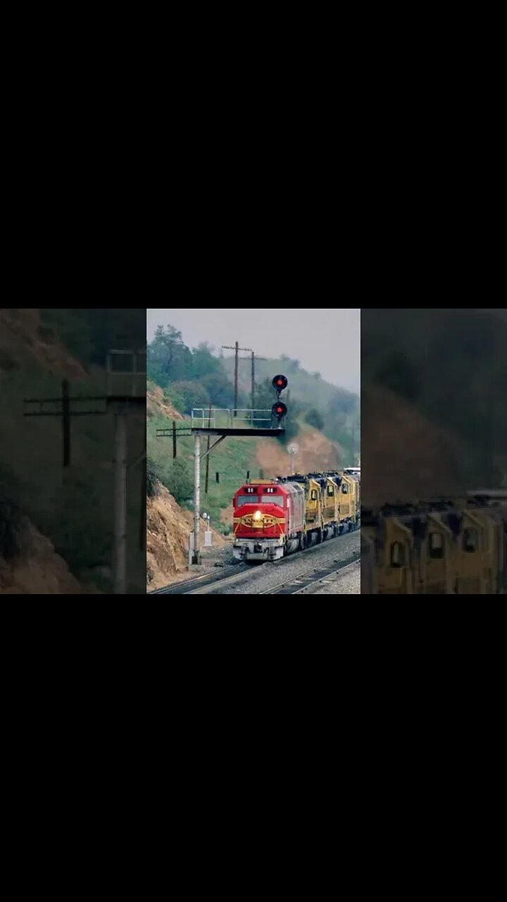 This locomotive is the last of its kind: Santa Fe 98 (Join the discord)