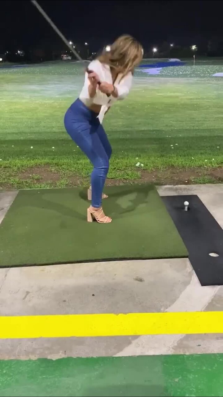 Epic fails: Girls gone golfing