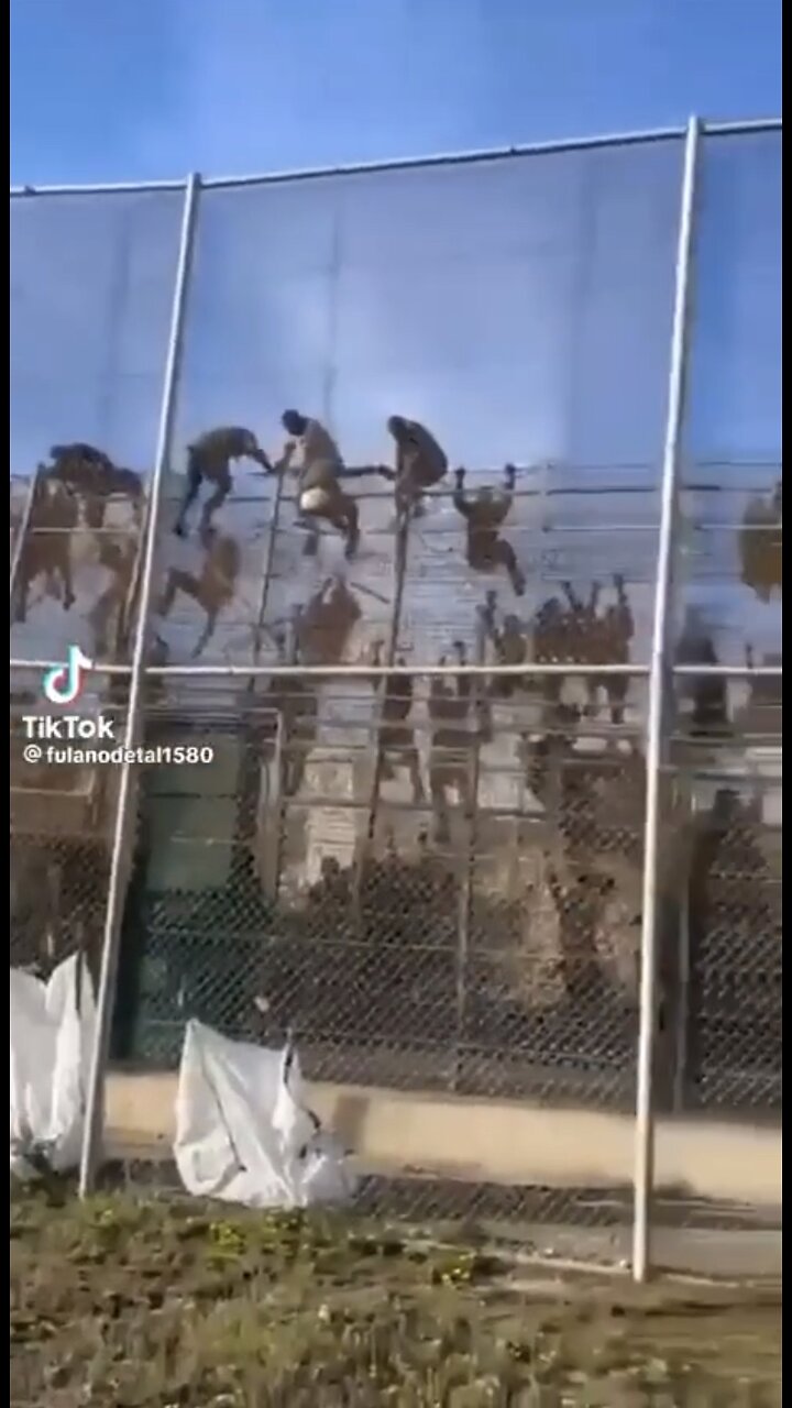 The US border looks like a zombie apocalypse from the walking dead