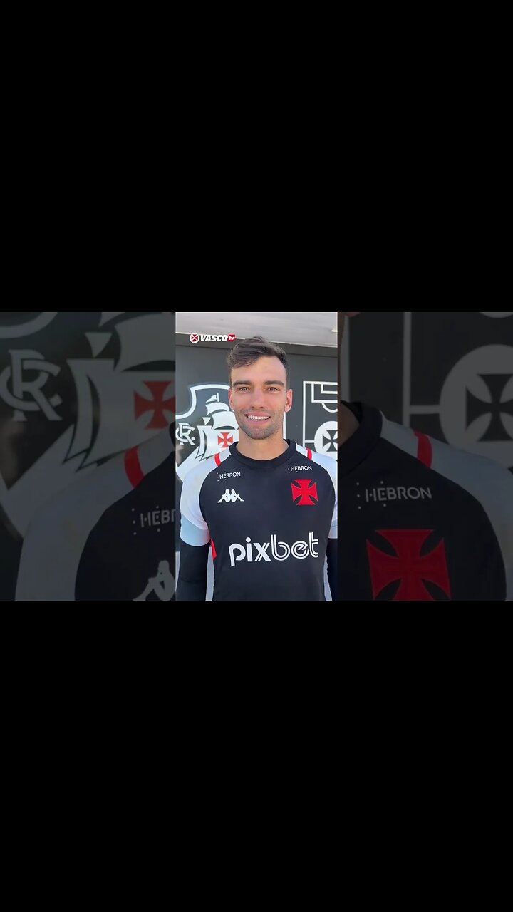 Jogadores parabenizando o Vasco da Gama pelos seus 125 anos de História