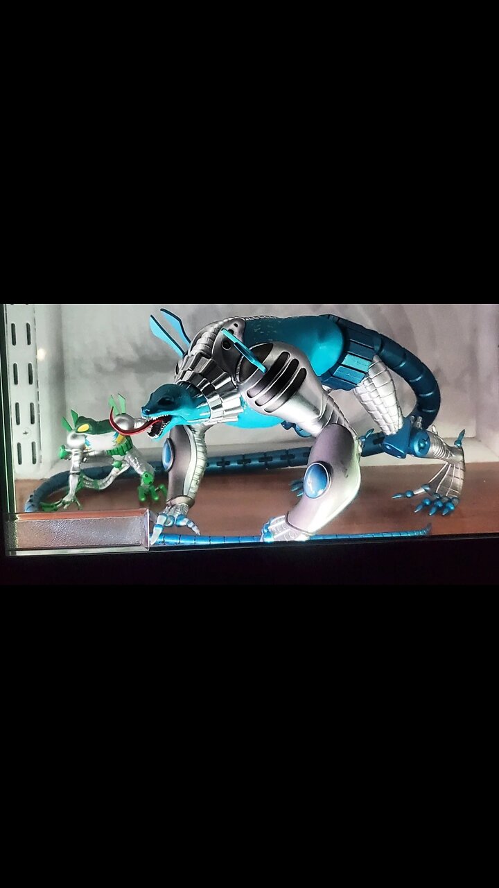 Cyberfrog and Salamandroid pvc figures by All Caps Comics unboxing and ...