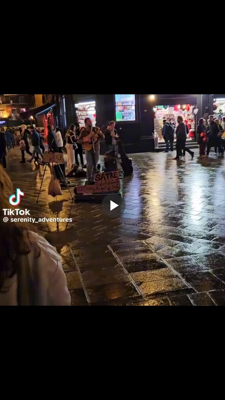 UK street singer hilariously sings about social media arrests, open ...