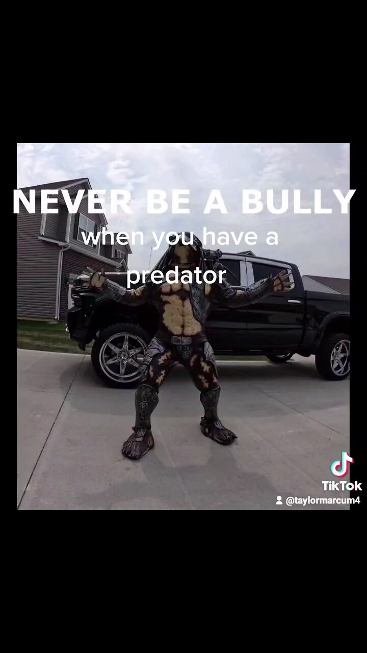 predator takes his mask off