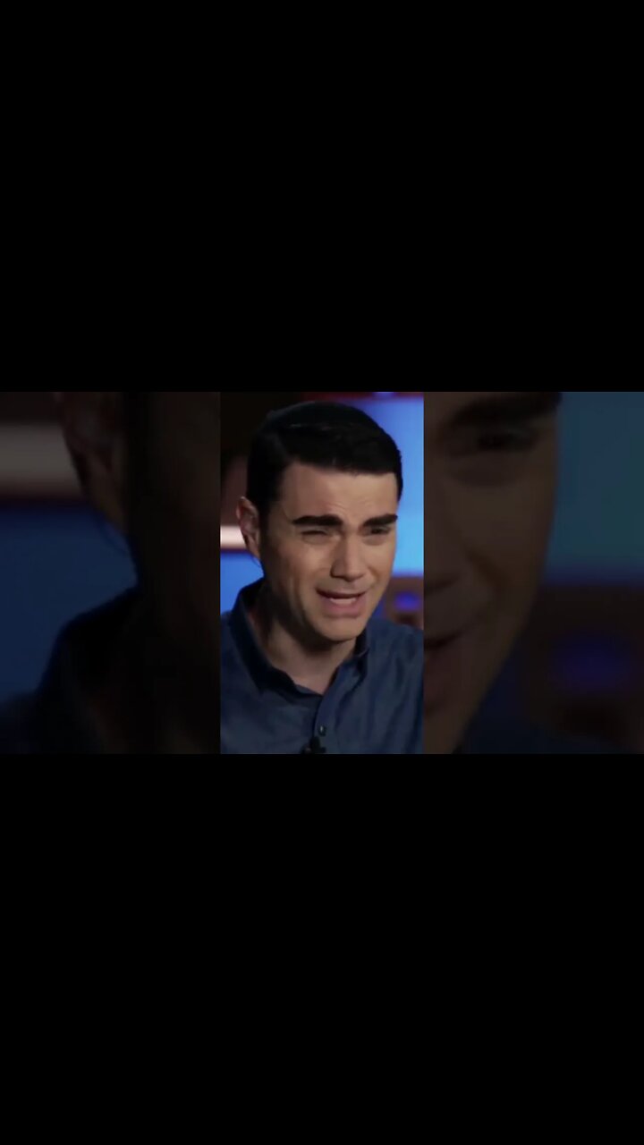 Ben Shapiro had to wear a mask 😷 between bites while eating 🍽