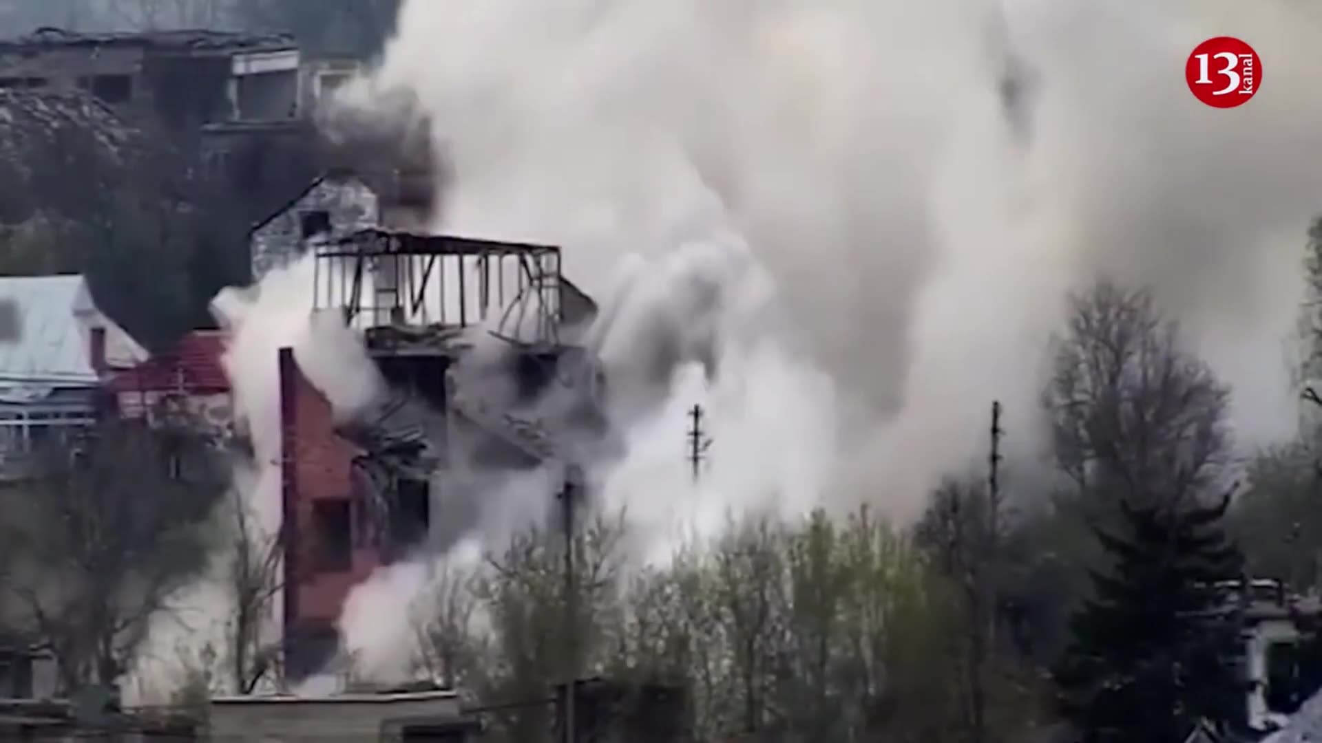 Russian army launches massive missile attack on Bakhmut - Footage from ...