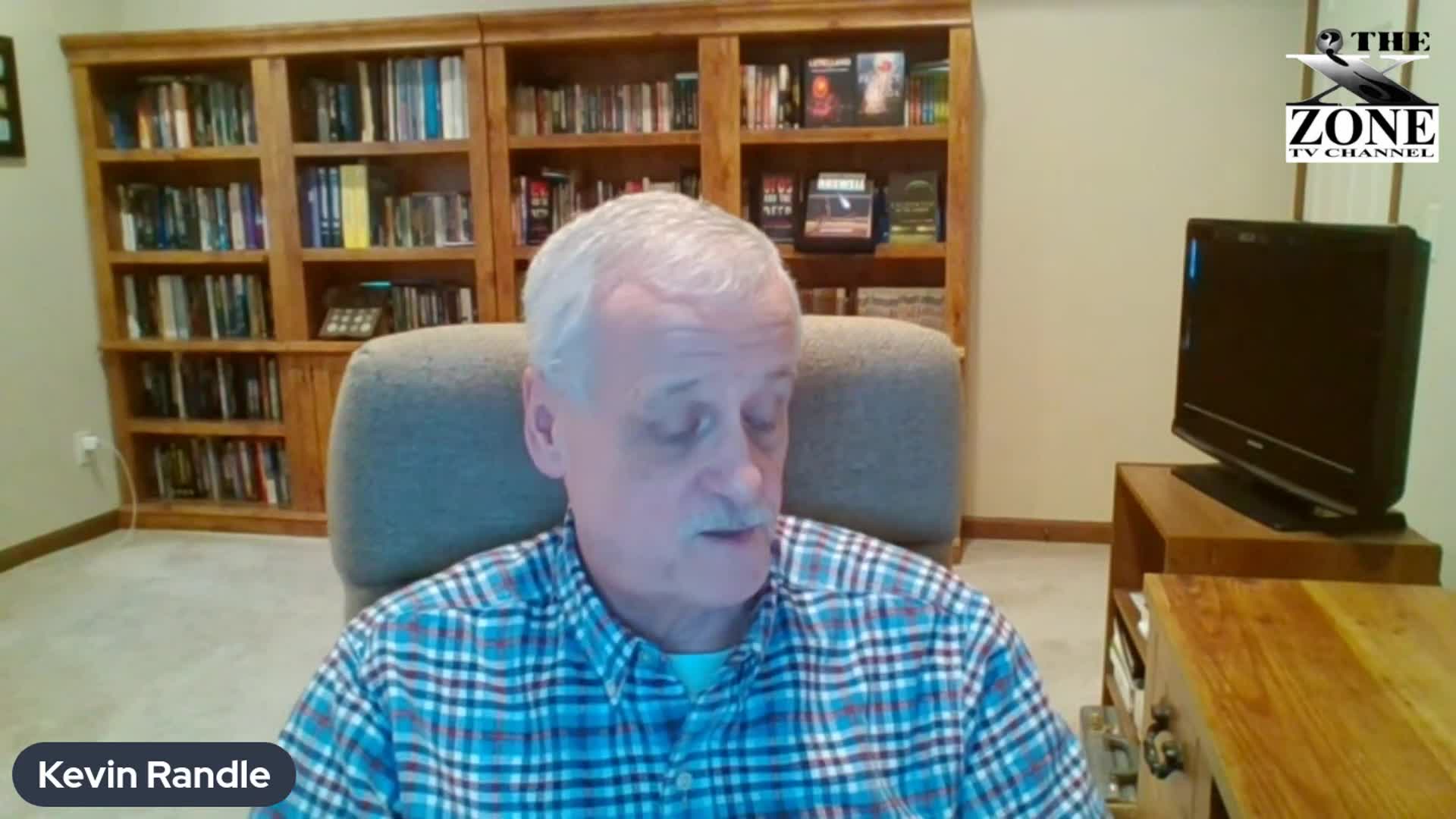 A Different Perspective with Kevin Randle: Alien Abduction, Roswell ...