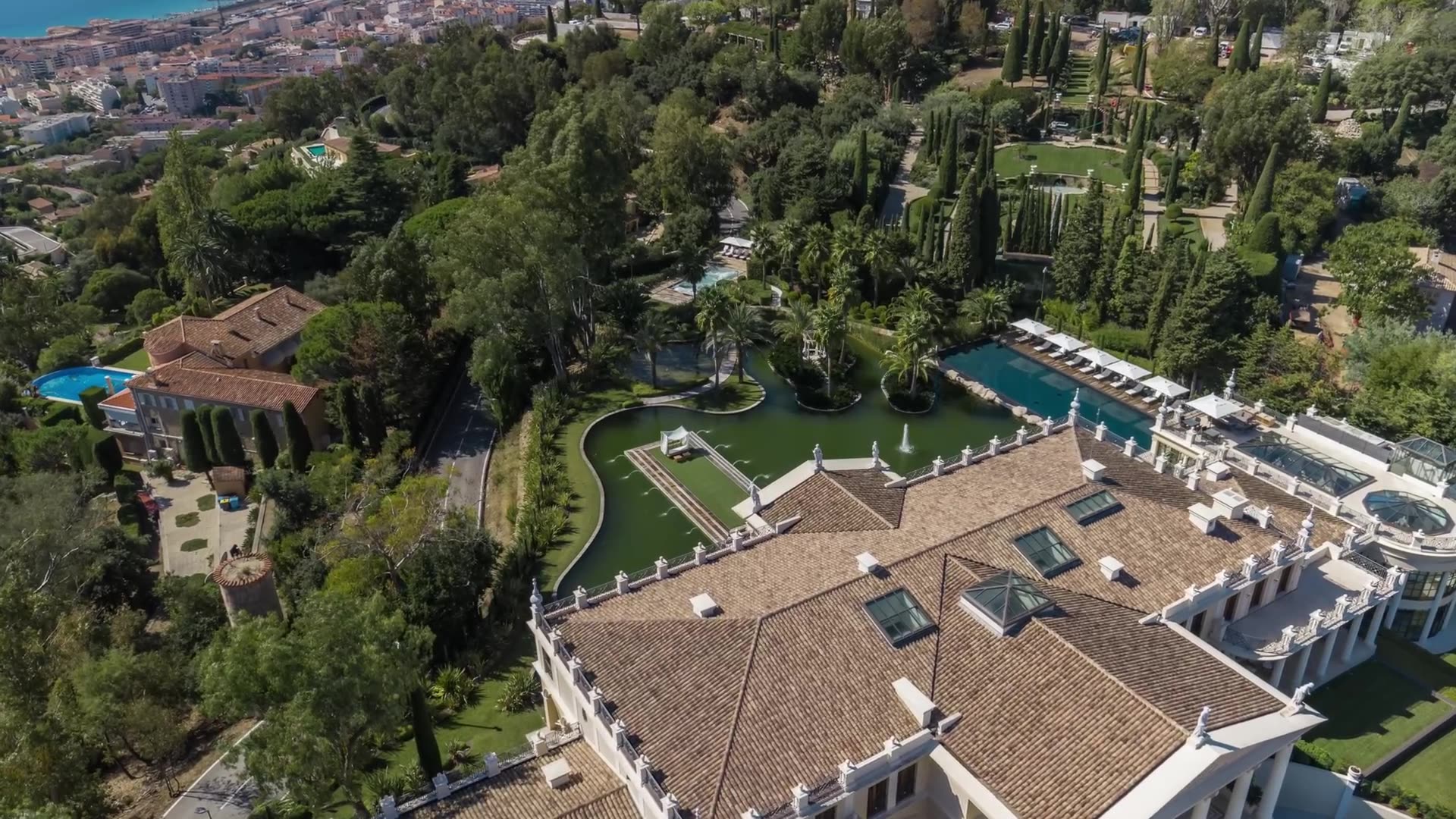 ***Inside the Craziest Mansion We Have Ever Toured With Underground ...