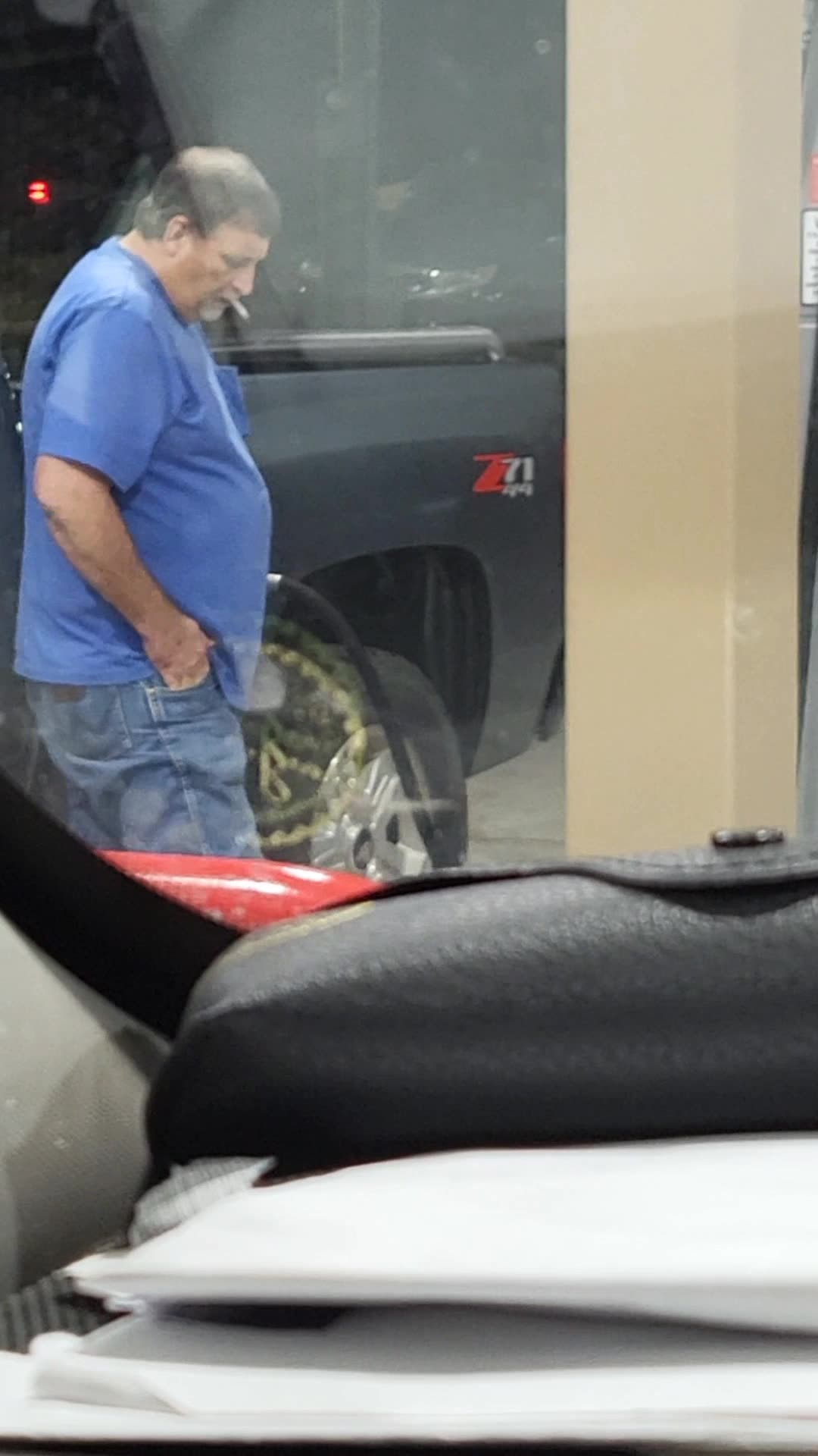 Just say No to Smoking at the Gas pumps