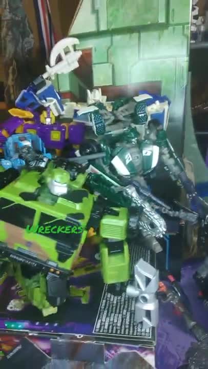 War of the Wreckers vs Dreadbots!! Bulkhead is here! short