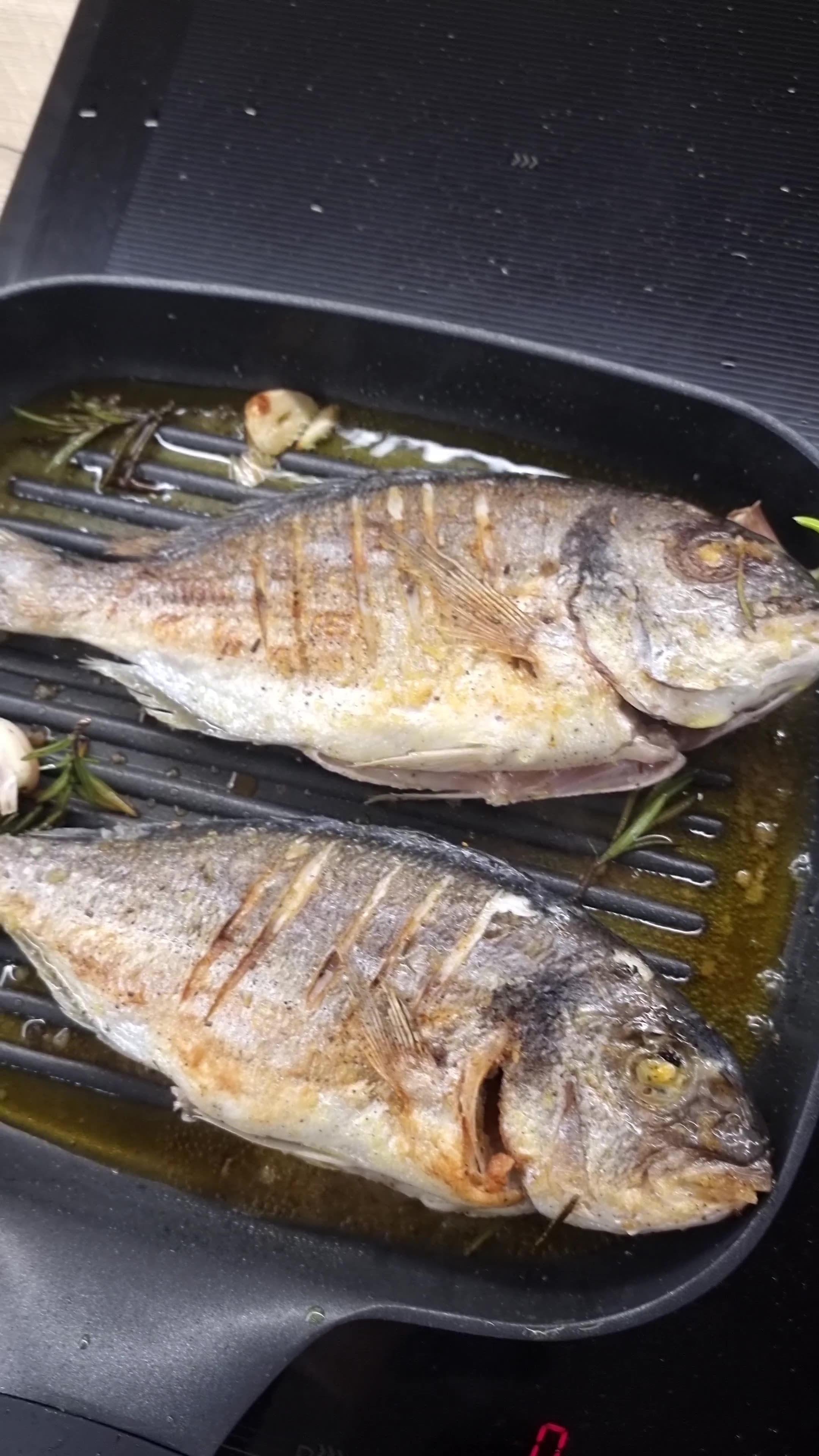 Pan fried Sea Bream fish, a delicious and quick lunch