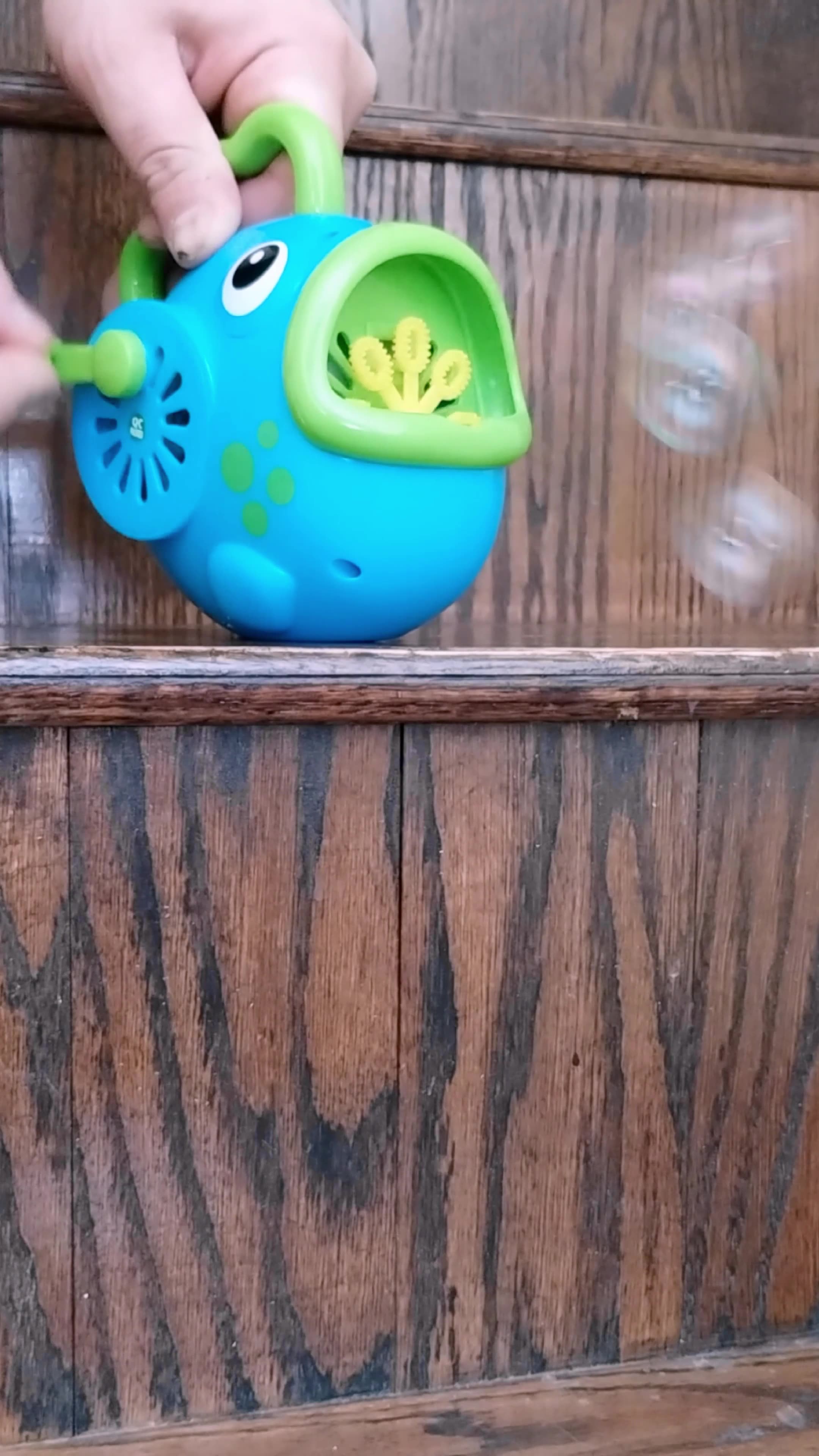 Fish Bubble Blower ~ Hand Crank Powered