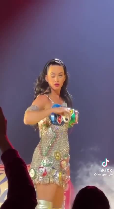 Katy Perry Robotic Clone glitching