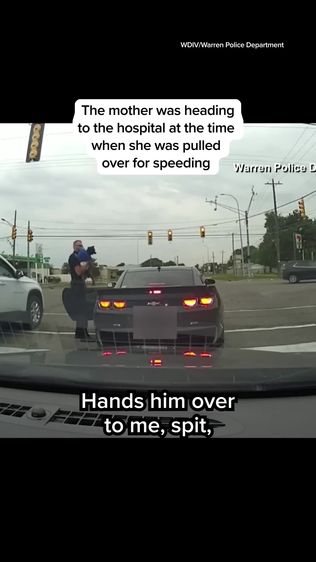 Wow ｹ Police Saves Chocking Baby 亞