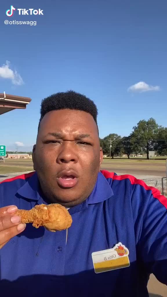 Bourbonnais Middle Class College Student Eats Sodexo Fried Chicken