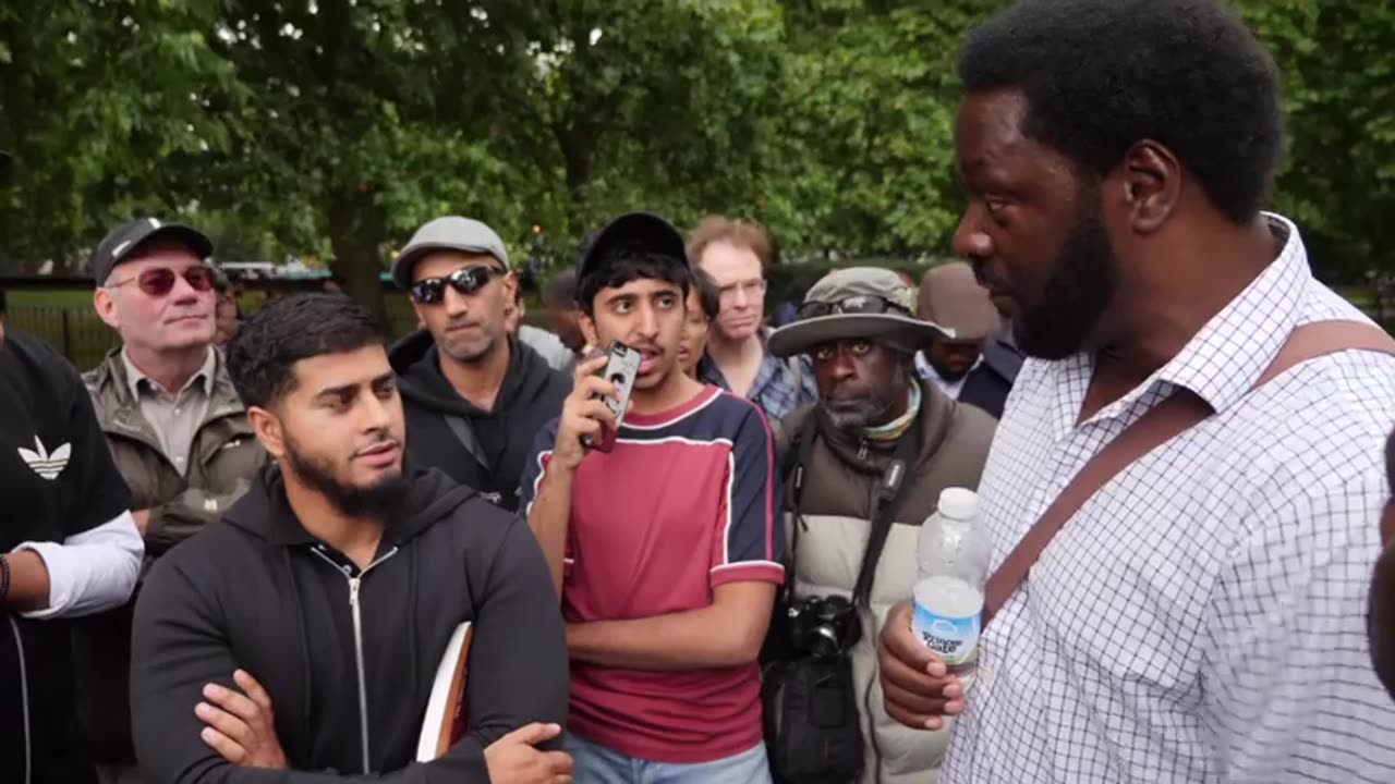Speakers Corner - Muslim (Hamza) & Big Bro - Free Speech in the park