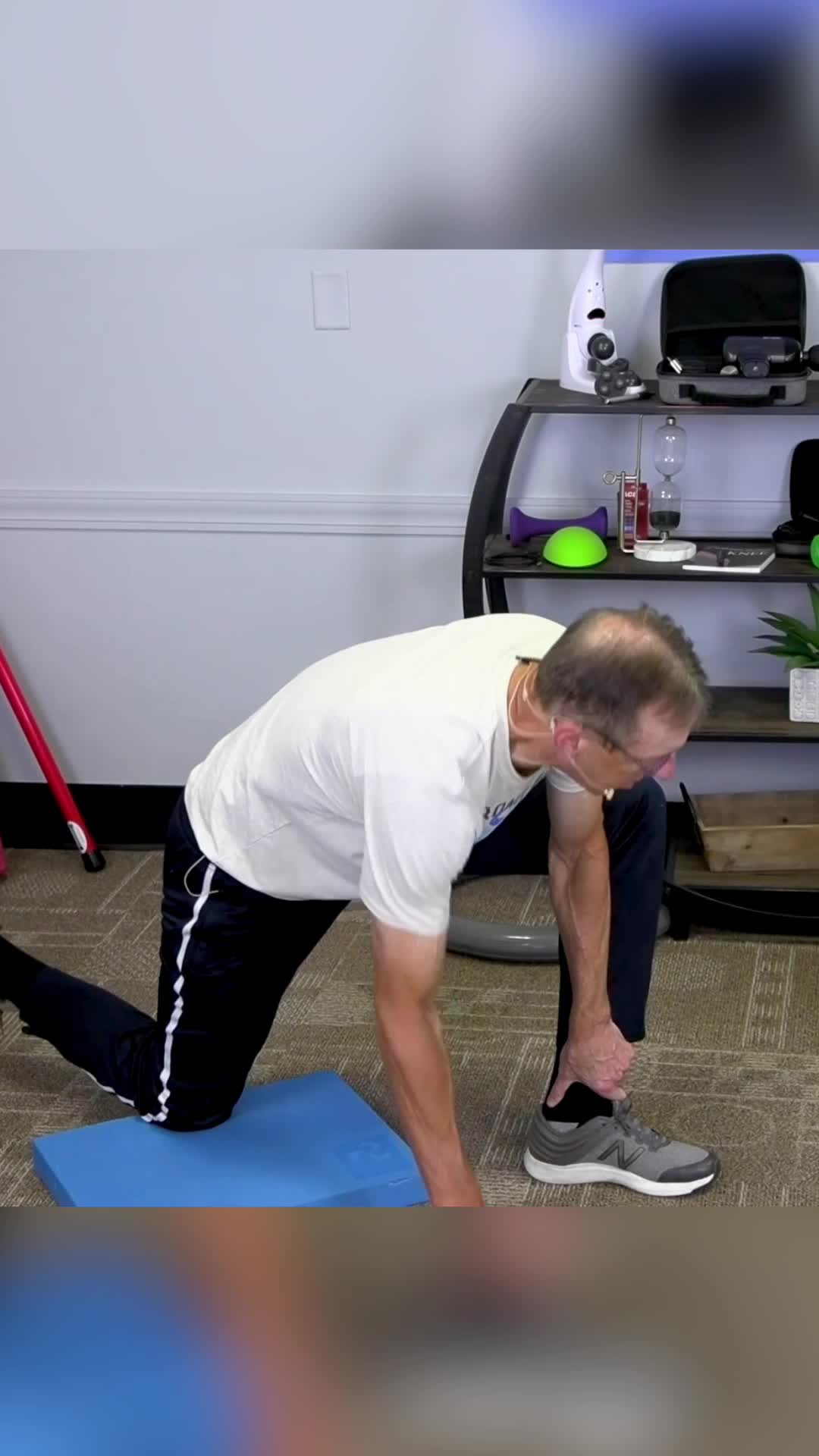External rotation kneeling hip stretch
