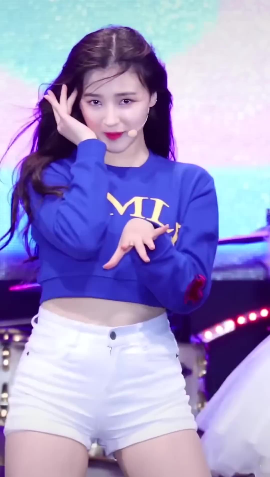 Nancy Momoland cute girls profiles _ Nancy MOMOLand Dances