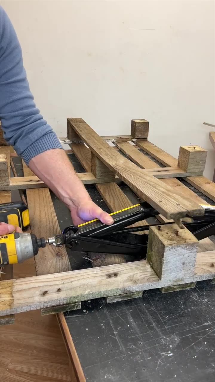 how to disassemble pallets #viral #fyp #2024