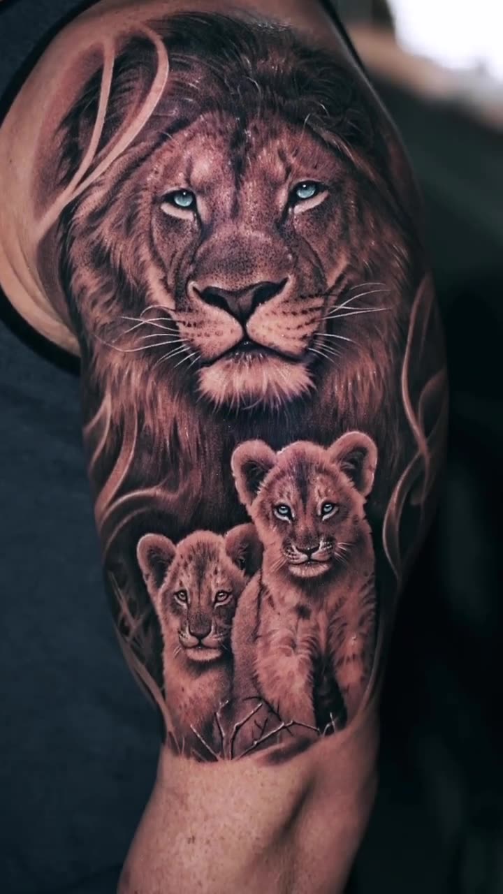 BEAUTIFUL Lion Family - Realism done by Jose Contreras in TEXAS