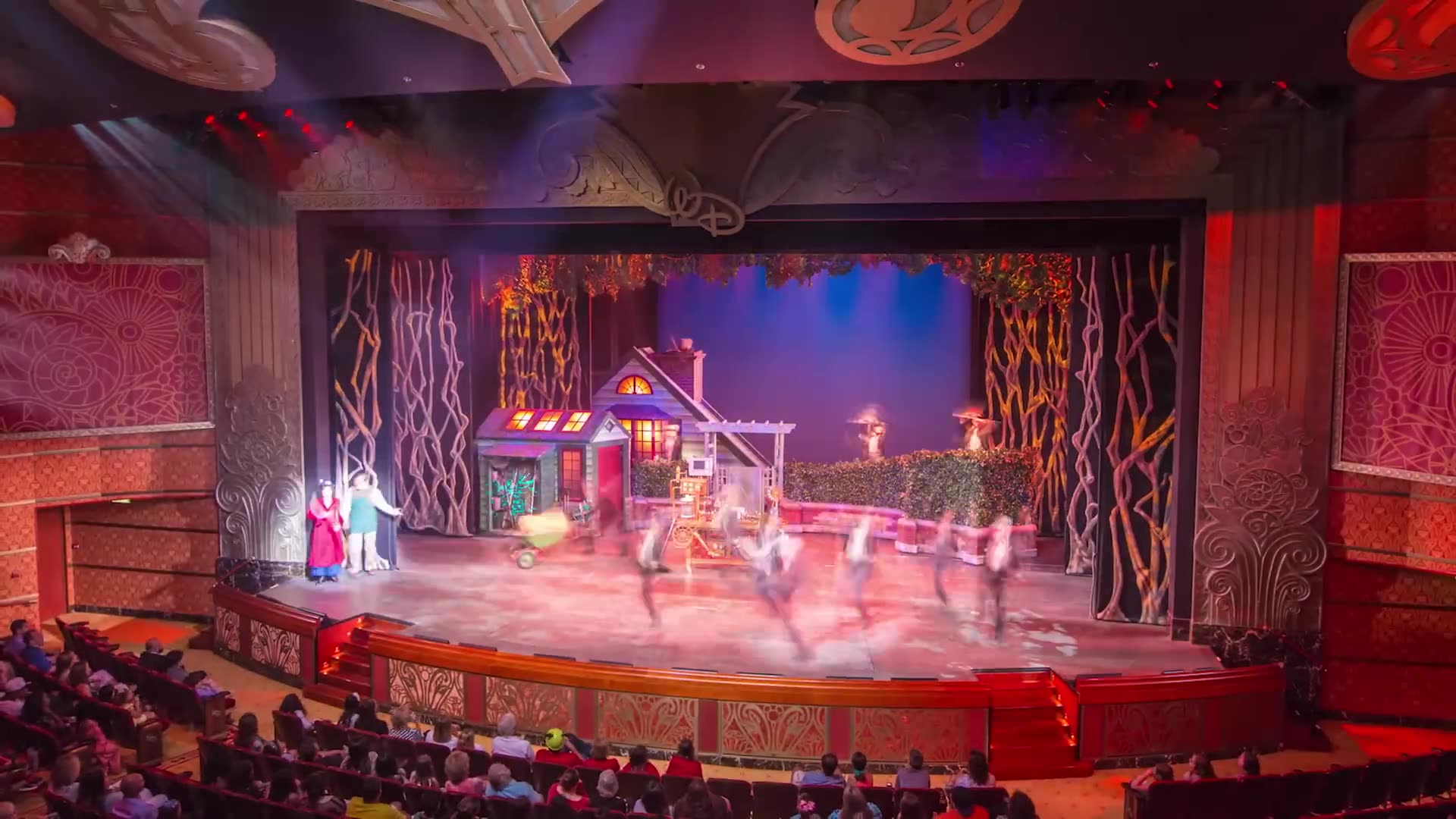 Inside One Of The BIGGEST Cruise Ship In The World