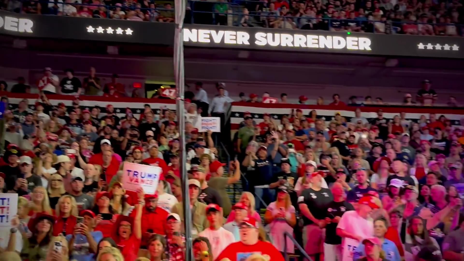 LOVE THAT BIG BEAUTIFUL CROWD!!!😍🇺🇸🥳🥳🥳