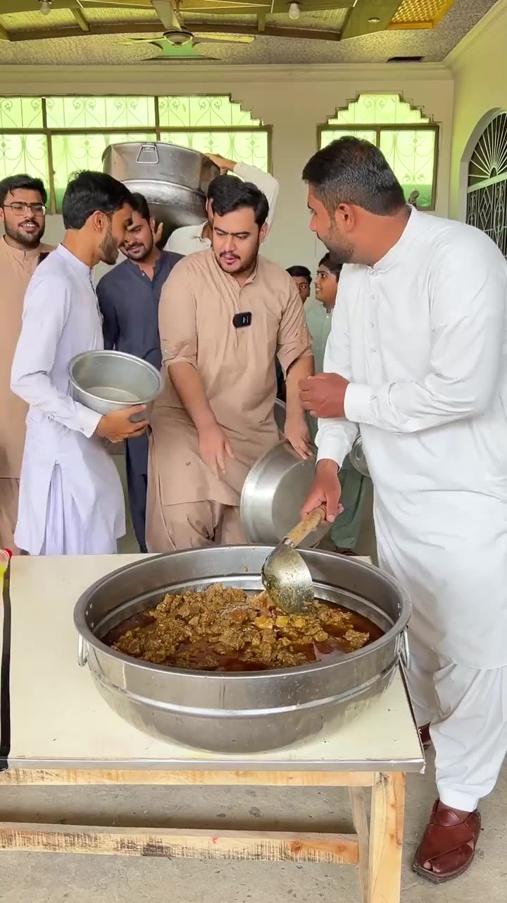 Dividing Food Challenge 🤣