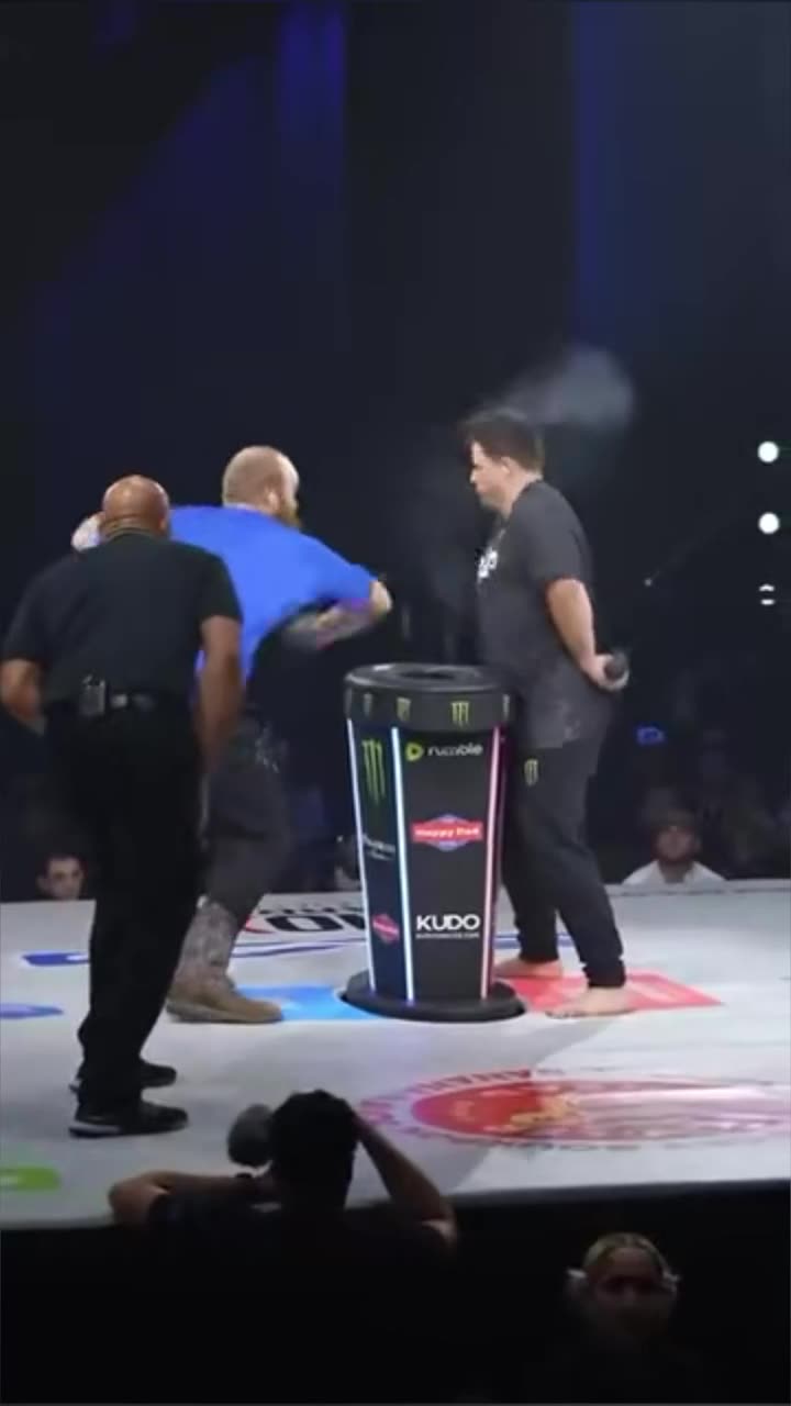 Kourtney vs Sheena slap fighting each other