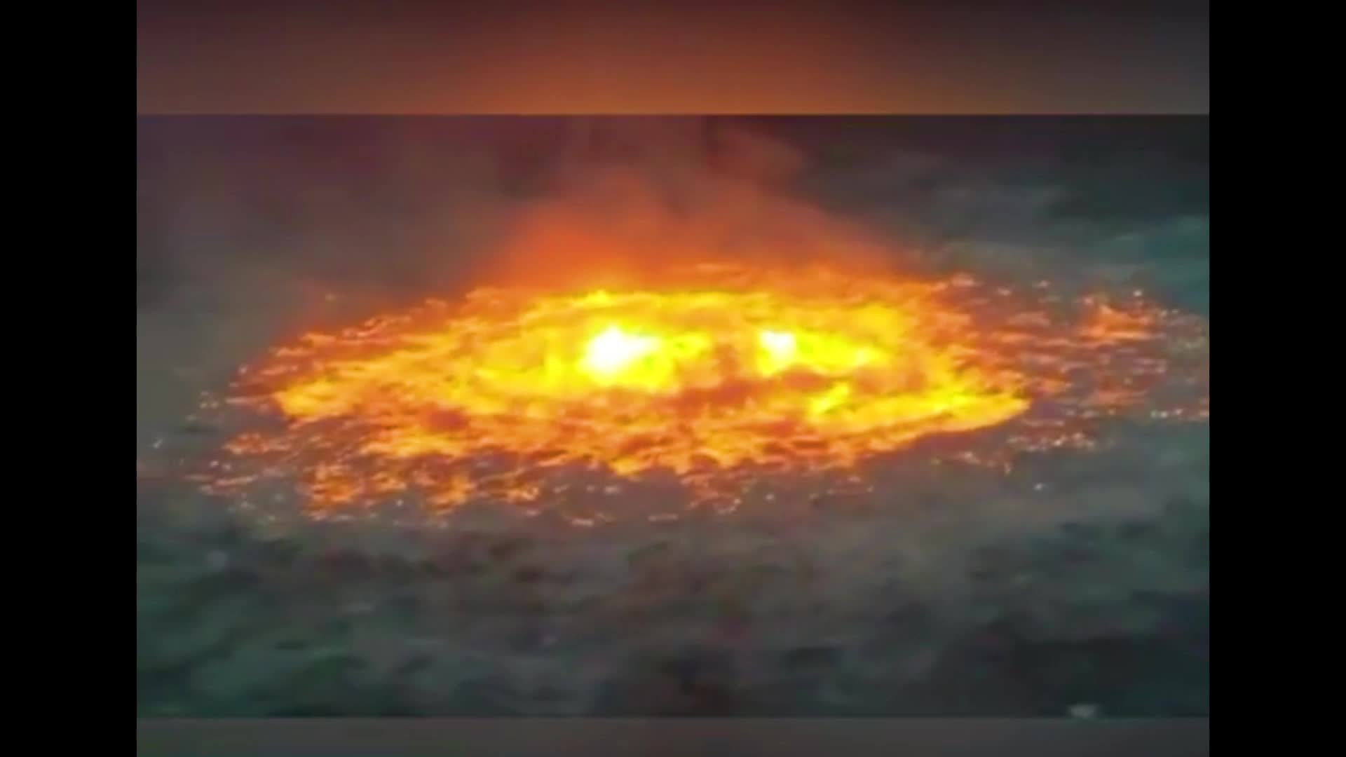 Explosion of oil pipeline in the Gulf of Mexico, flames roll like "hell ...