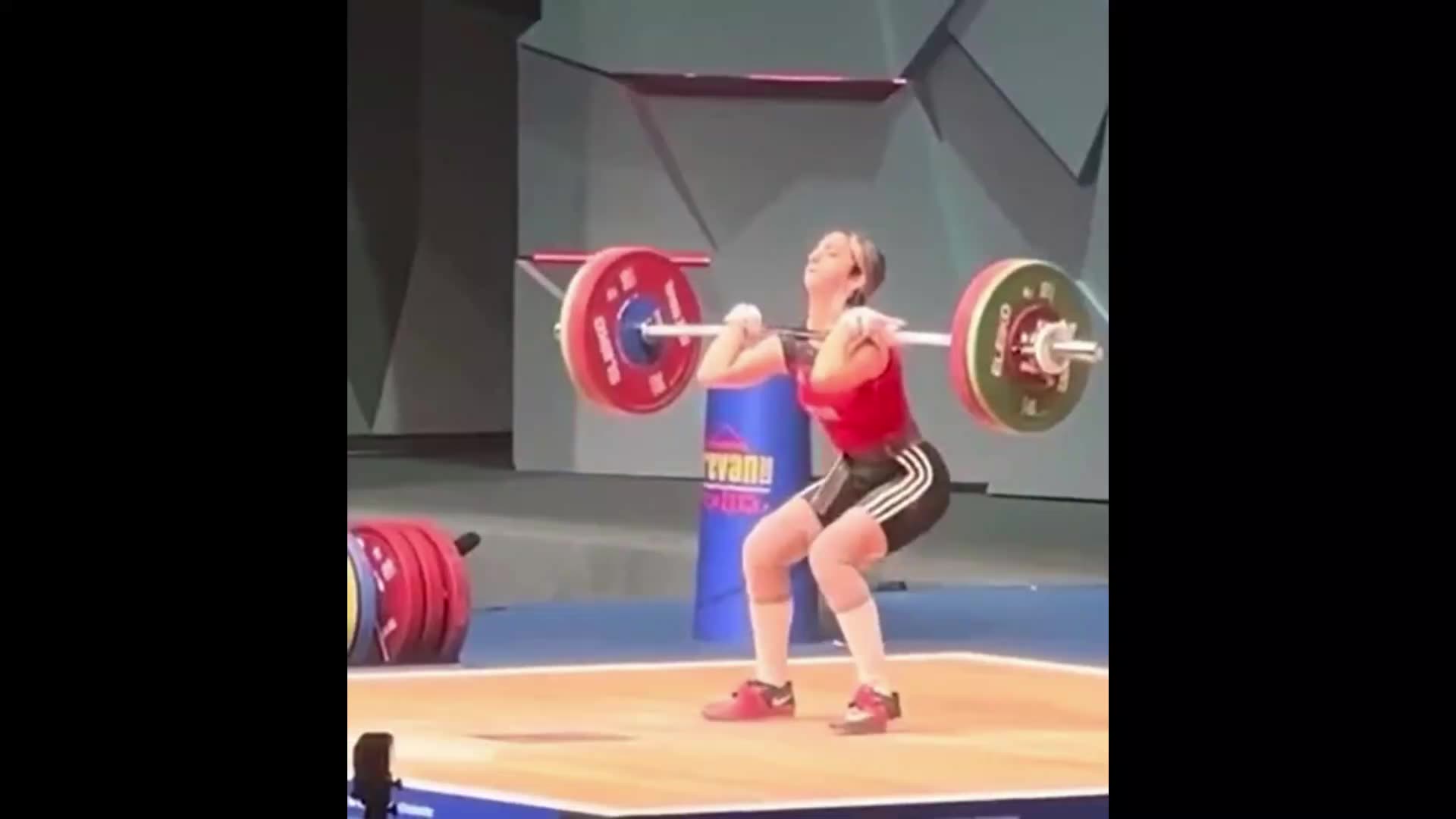 Turkish weightlifter at the European Championship lost consciousness ...