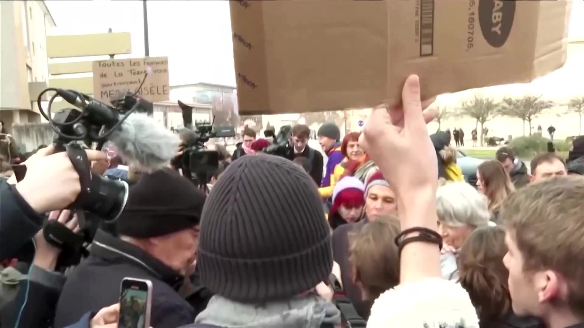 Pelicot trial: crowds cheer as husband found guilty in rape case