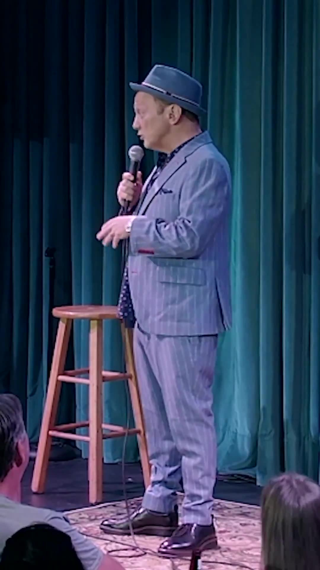 Comedian Rob Schneider Schools Heckler About Free Speech