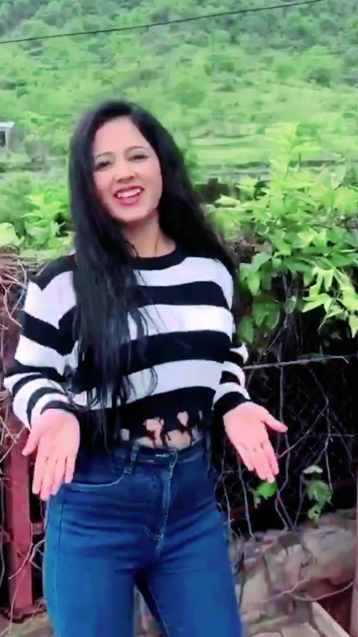 Badal Garja Bijuli | Viral Girl