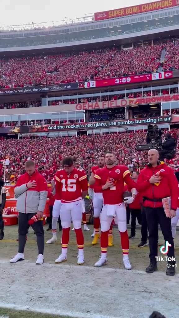 Arrowhead Stadium Crowd Sings National Anthem Following Microphone ...