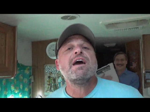 Tenner & Lindell Sing a song 12-24