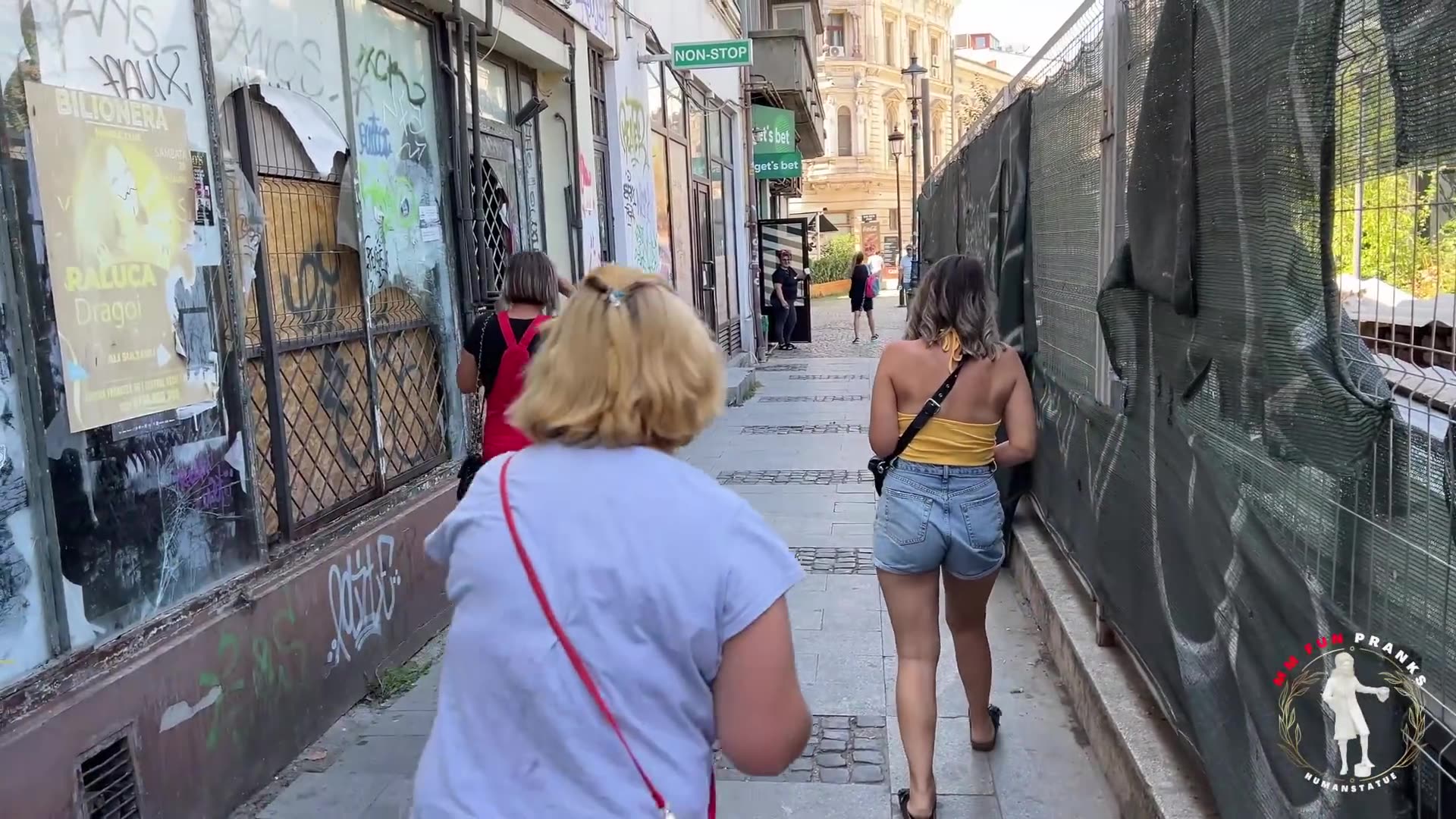 Prank - New Reactions 2023 😂💃😂 By The Human Statue Prank, Beautiful ...